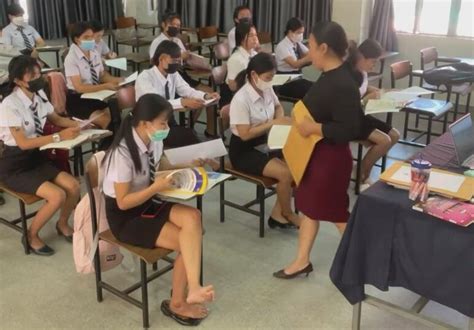 Dangling Legs And Quiet Pretty Girl