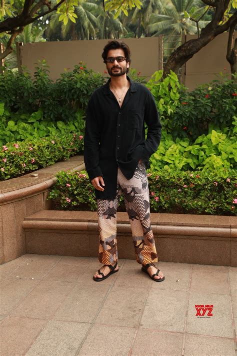 Janhvi Kapoor And Sunny Kaushal Spotted At The Promotions Of Mili Gallery Social News Xyz