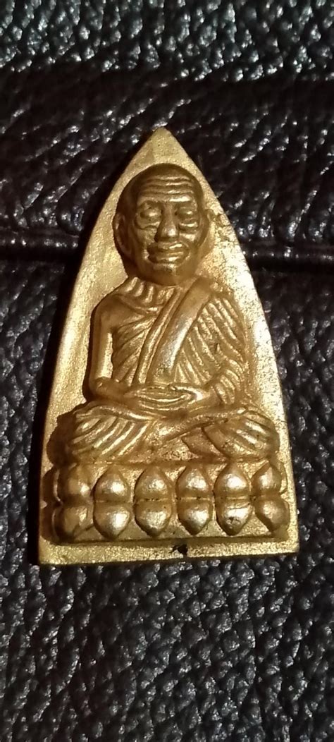 หลวงปู่ทวด วัดช้างให้ Ennxo