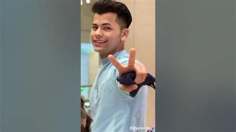 Siddhart Nigam And Anushka Sen🤩cute Friends Anushkasen Shiddharth