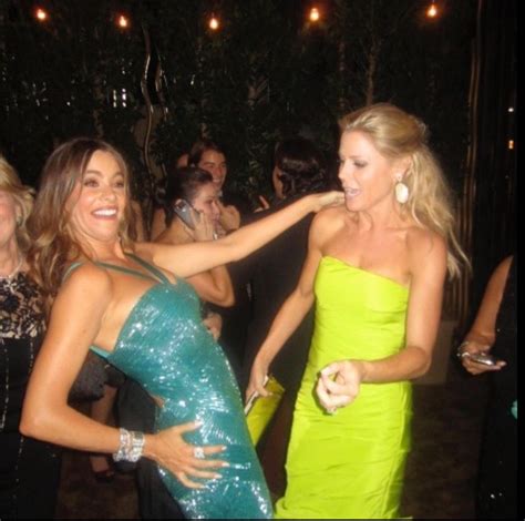 Julie Bowen Is Nearly Unrecognizable In Prescription Glasses Artofit