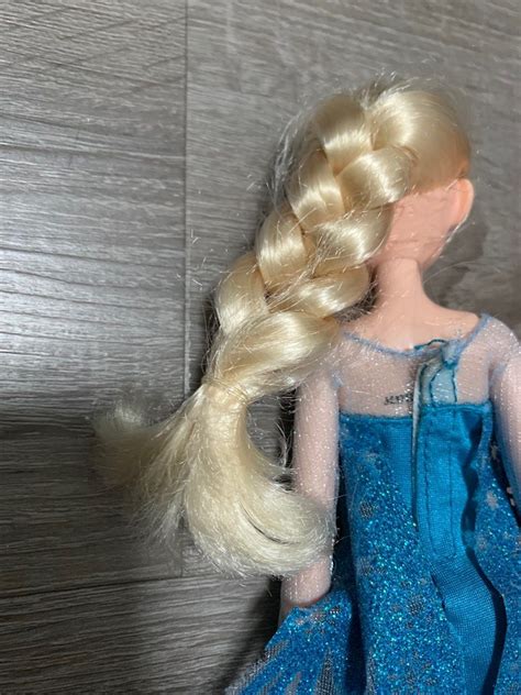 Frozen Elsa Anna Dolls With Extra Outfits Hobbies Toys Toys Games On Carousell
