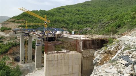 Кичево Охрид За 10 години се изградени помалку од 40 км за 430 милиони евра Off