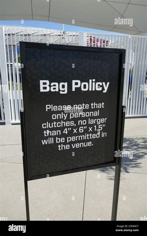 Inglewood California Usa 28th August 2024 Bag Policy Notice At Twenty