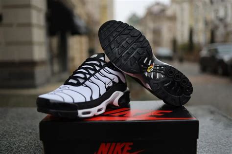 Мужские кроссовки Nike Air Max Plus TN White Black Mens Обувь Найк Аир ...
