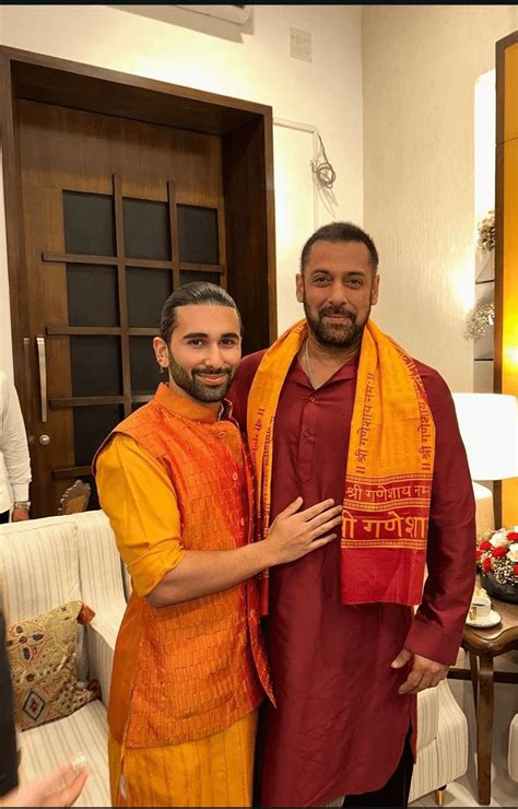 Salman Doesnt Let Orry Do His Original Pose R Bollyblindsngossip