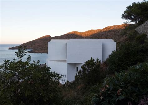 Sunflower House Comprises Ten Cubes Pointed In Different Directions