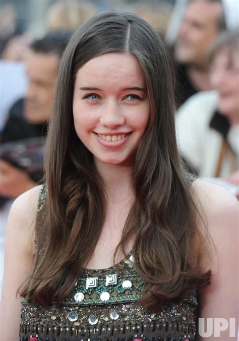Photo Anna Popplewell Attends National Movie Awards In London