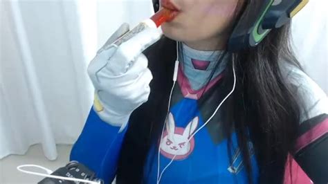 Asmr Cosplay D Va Push Pop Candy Mouth Sounds Masterbating So Hot Free Mobile Porn Videos