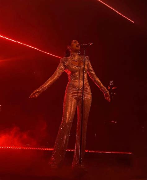 Snoh Panosundaki Pin