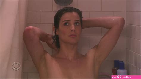 Cobie Smulders Nudes Sexy Photos