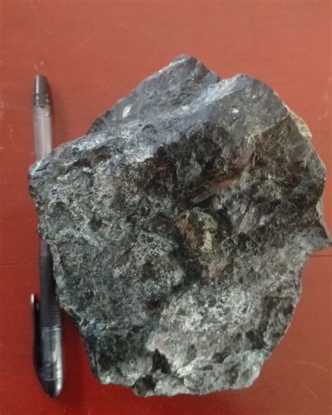 Geologi Pertambangan Deskripsi Batuan Peridotit