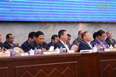 សម្ដេចតេជោ ហ៊ុន សែន កោតសរសើរចំពោះ ល្បឿននៃការដោះស្រាយបញ្ហាដីធ្លី Ams Central