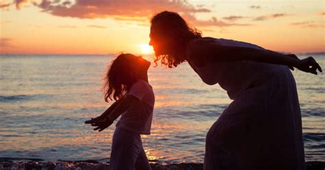 8 Things Strong Mothers Teach Their Daughters David Wolfe Shop