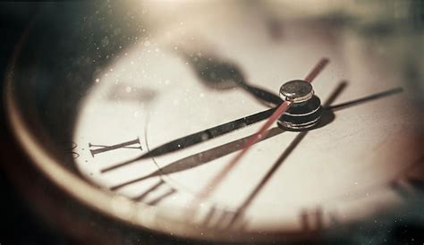 Premium Photo Retro Old Clock