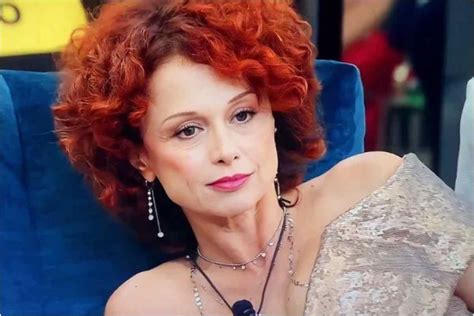 Beatrice Luzzi E Il Flirt Con Lattore Famosissimo Lo Conoscete Tutti