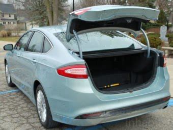 Test Drive The Ford Fusion Hybrid Joins The 40 Mpg Club