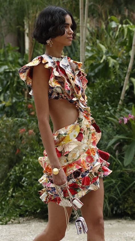 In The Details Of Wonderland Spring 2023 Zimmermann Mode Shabiller