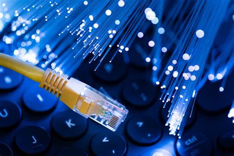 Difference Between Broadband And Fiber Optic WWT