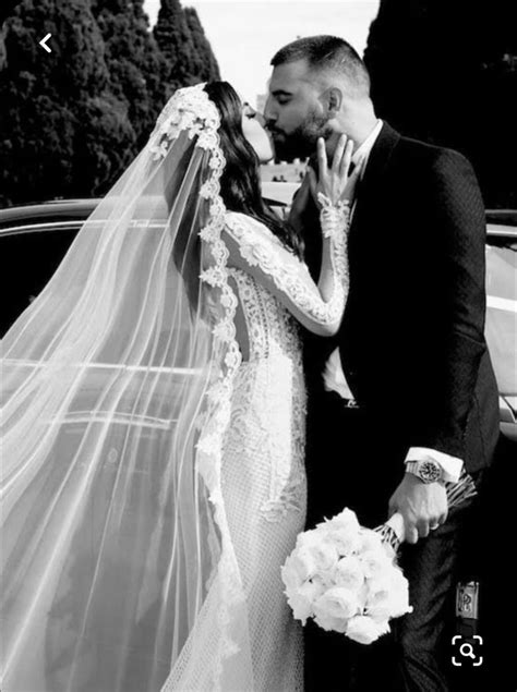 Hailey Bieber Has Finally Revealed Her Wedding Dress Epic Veil Artofit