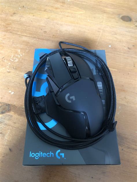 Me seeing people calling the G502 ‘too heavy’ : G502MasterRace
