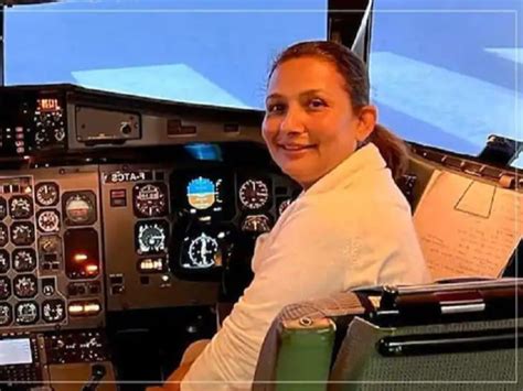 Балбад осолдож амиа алдсан Atr 72 онгоцны нисгэгч эмэгтэйн нөхөр 2006 онд мөн онгоцны ослоор