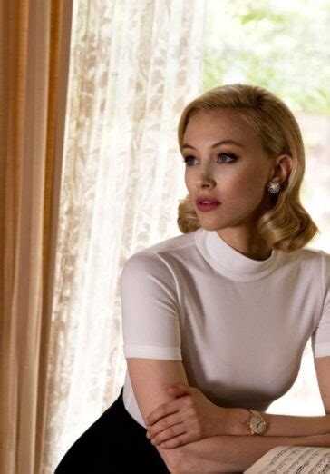 23 Hot Boobs Photos Of Sarah Gadon Which Are Tempting Music Raiser
