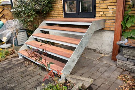 Terrassetrappeudendørs Ståltrappegalvaniseretterrasse Trappem