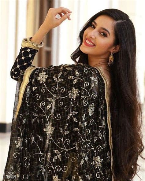 Pin By Funus Sam On Simrat Kaur Randhawa Beautiful Italian Women Beautiful Casual Dresses