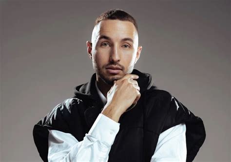 Пленитель женских сердец Ermakov признается в любви музыке в новом