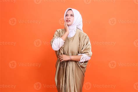 Expression Of A Beautiful Woman Indonesia Candid Top Sad Her Teeth Ache