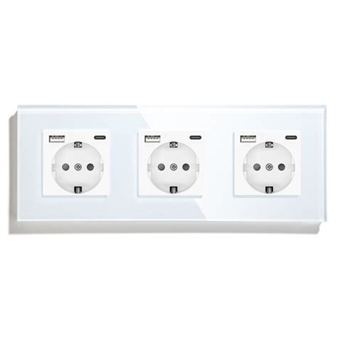 Розетка электрическая тройная с Usb и Type C входами в стандартный подрозетник рамка