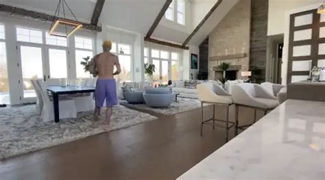 Justin Bieber Mansion Inside Inside Justin And Hailey Biebers 25