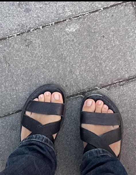 Sandals On Our First Date Yay Or Nay R Footfetishforfemales