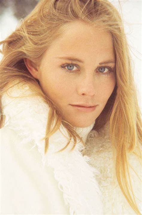 18 Fascinating Color Photographs Of A Young Cybill Shepherd In The