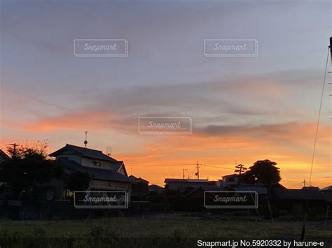 田舎の夕焼けの写真・画像素材 Snapmart（スナップマート）
