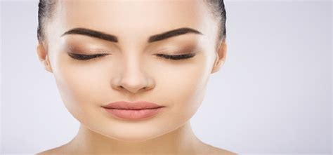 Tips - Tips Perawatan Kulit Wajah dan Tubuh Di Usia 40 Tahun