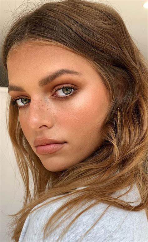 Gorgeous Neutral Makeup Ideas For Any Occasion