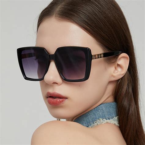Satın Alın Women Trendy Large Frame Sunglasses Retro Square Frame