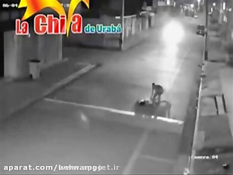 دزدی وحشیانه از دختر در خیابان