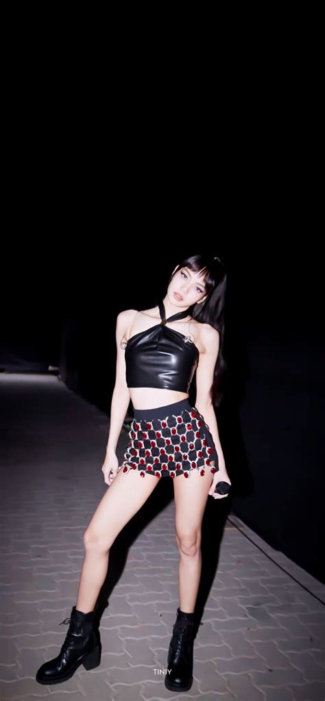 Lisa Wallpapers Lockscreens Hd Lisa Hot Outfit Blackpink Fashion Anne Hathaway Catwoman