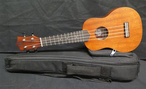 Hanohano 4 String Acoustic Ukulele Model Lms 99 In Soft Case