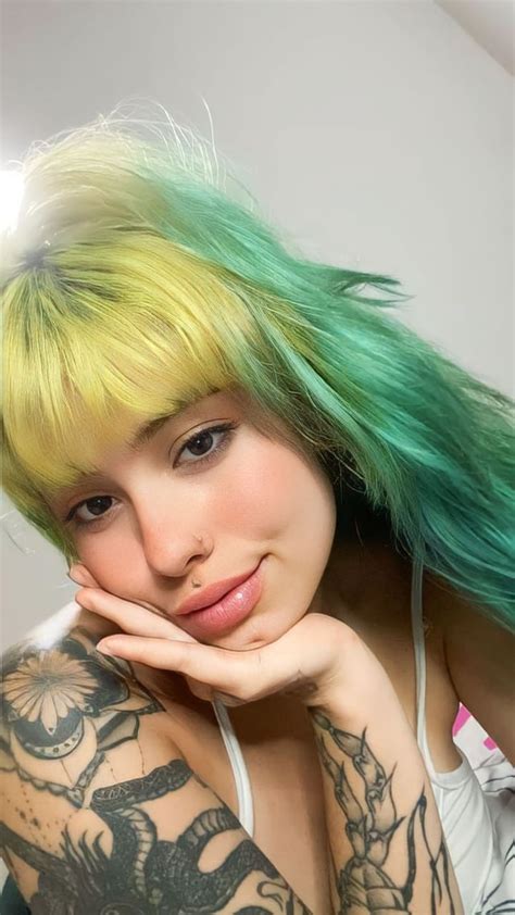 Do I Still Hot Even With Messy Morning Hair😁 R Girlswithneonhair