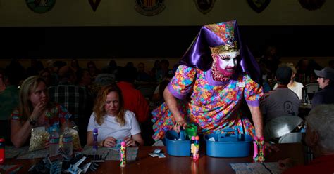 Conoce A Las Monjas Travesti Atrapadas En La Guerra Cultural En Torno A