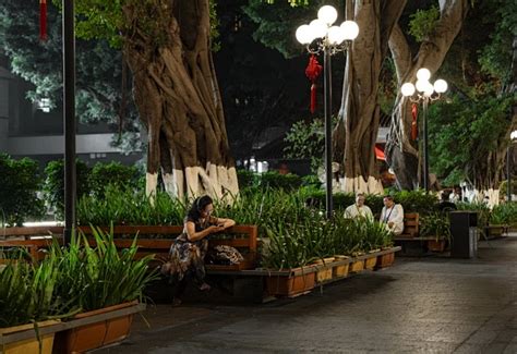 第一人民医院整体外部公共空间提升改造 Hhlloo 花瓣网