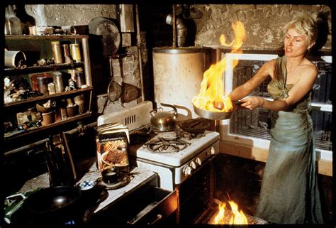 Debbie Harry In The Kitchen 1977 Roldschoolcool