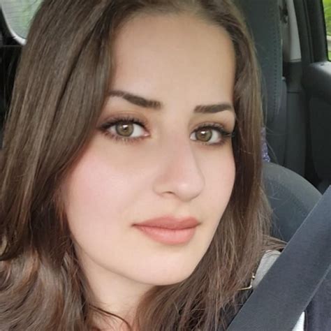 Hiba Hendi Verkäuferin Monty System Iv Xing