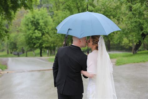 Image Libre Baiser Parapluie Femme Jeune Marié La Mariée Mari