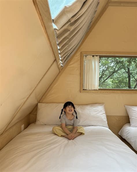 어반데이 조소현 신혼집인테리어 어제는 빗소리 Asmr 들으며 잠들었구 ☔️ 우중 글램핑 나름 즐거웠다고 한다ㅋㅋㅋ ㅋㅋ 뽀또도 데리고 오고 싶었는데 비와서 못