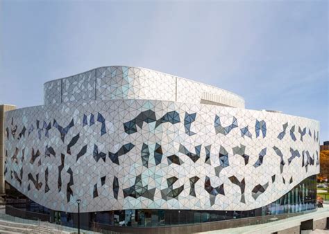 Zas Creates Tessellated Facade For Toronto Engineering School